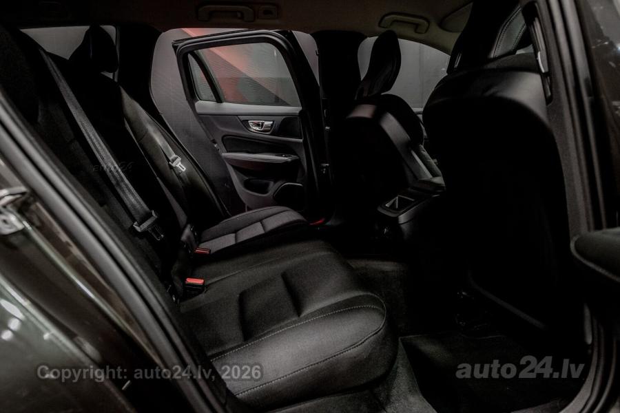 Grey Volvo V60 2019 in Parnu, with an engine capacity of 2.00 L and mileage of 251 thousand km for 14500 €, photo 18 on AUTOMOTO.COM.LV