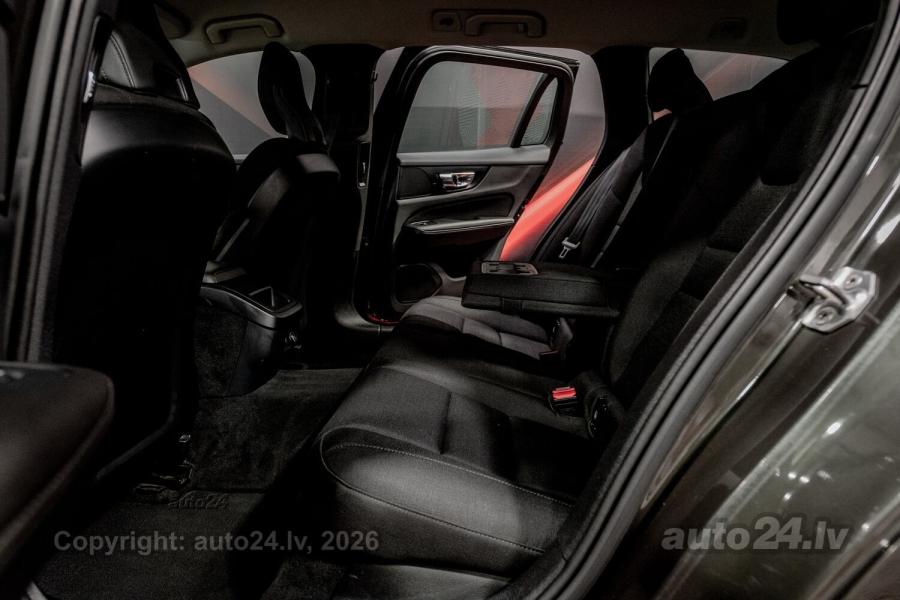 Grey Volvo V60 2019 in Parnu, with an engine capacity of 2.00 L and mileage of 251 thousand km for 14500 €, photo 19 on AUTOMOTO.COM.LV