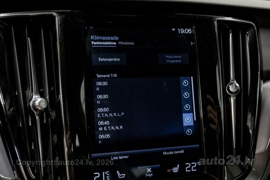 Grey Volvo V60 2019 in Parnu, with an engine capacity of 2.00 L and mileage of 251 thousand km for 14500 €, photo 25 on AUTOMOTO.COM.LV