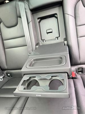 Pelēks Volvo V60 2019 Tallina, ar dzinēja tilpumu 2.00 L un nobraukumu 172 tūkst. km par 17900 €, foto 7 vietnē AUTOMOTO.COM.LV