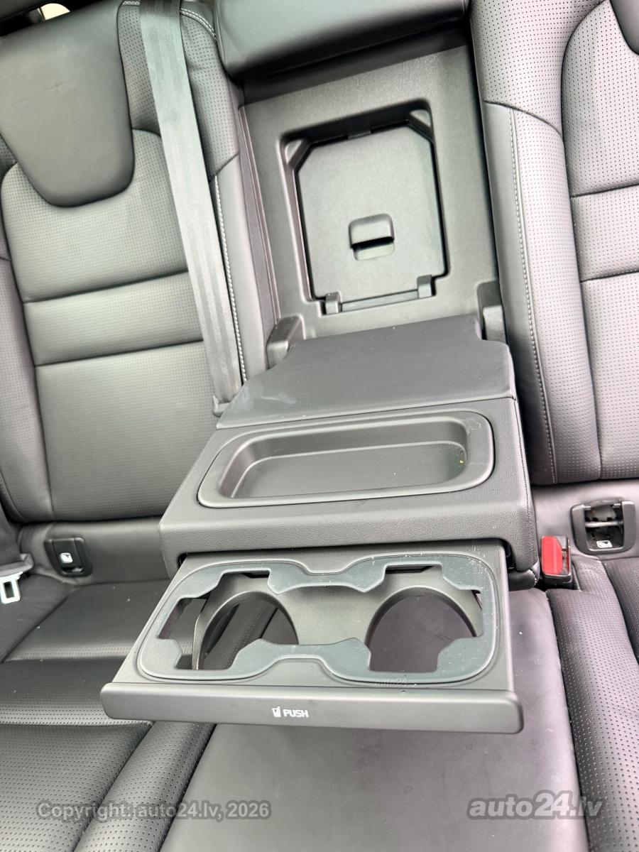 Pelēks Volvo V60 2019 Tallina, ar dzinēja tilpumu 2.00 L un nobraukumu 172 tūkst. km par 17900 €, foto 7 vietnē AUTOMOTO.COM.LV