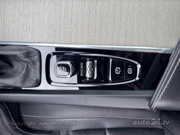 Pelēks Volvo V60 2019 Tallina, ar dzinēja tilpumu 2.00 L un nobraukumu 172 tūkst. km par 17900 €, foto 8 vietnē AUTOMOTO.COM.LV