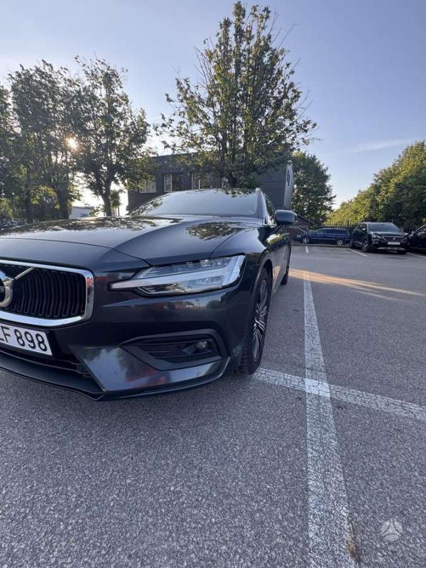 Pelēks Volvo V60 2019 Kauņa, ar dzinēja tilpumu 1.97 L un nobraukumu 275 tūkst. km par 14900 €, foto 1 vietnē AUTOMOTO.COM.LV