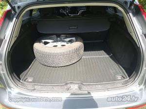 Pelēks Volvo V60 2019 Rīga, ar dzinēja tilpumu 2.00 L un nobraukumu 219 tūkst. km par 13000 €, foto 3 vietnē AUTOMOTO.COM.LV