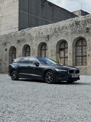 Grey Volvo V60 2019 in Tallinn, with an engine capacity of 2.00 L and mileage of 284 thousand km for 11500 €, photo 3 on AUTOMOTO.COM.LV