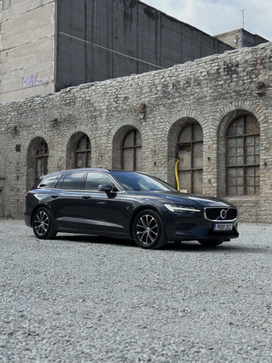 Grey Volvo V60 2019 in Tallinn, with an engine capacity of 2.00 L and mileage of 284 thousand km for 11500 €, photo 3 on AUTOMOTO.COM.LV