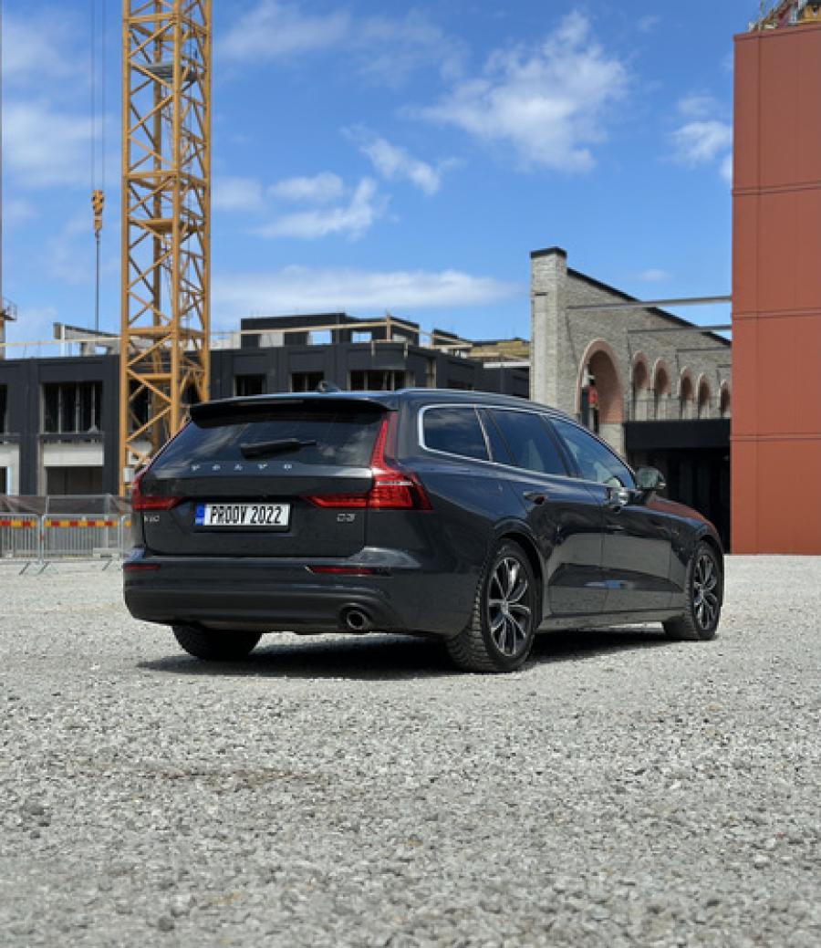 Grey Volvo V60 2019 in Tallinn, with an engine capacity of 2.00 L and mileage of 284 thousand km for 11500 €, photo 4 on AUTOMOTO.COM.LV