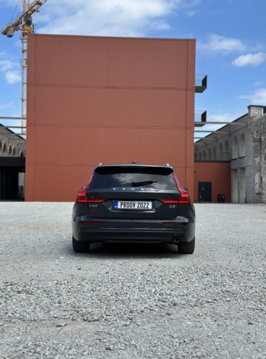 Grey Volvo V60 2019 in Tallinn, with an engine capacity of 2.00 L and mileage of 284 thousand km for 11500 €, photo 6 on AUTOMOTO.COM.LV