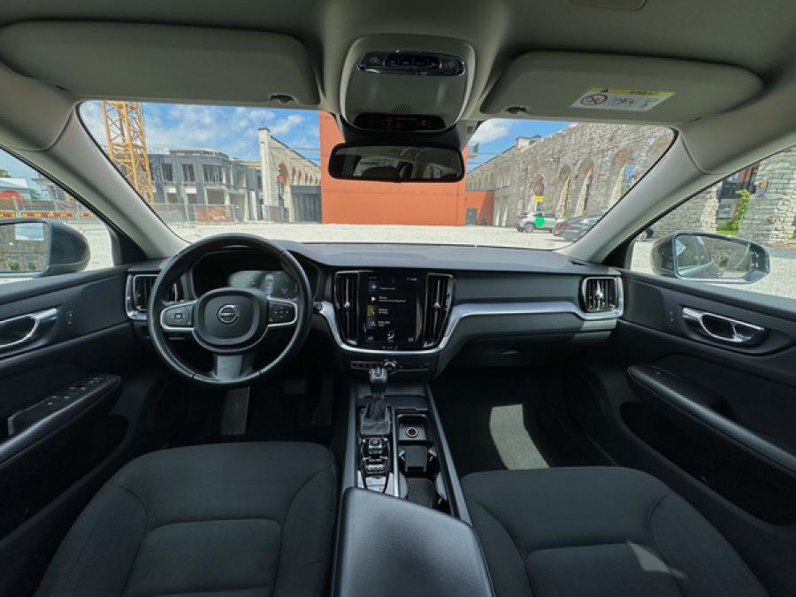 Grey Volvo V60 2019 in Tallinn, with an engine capacity of 2.00 L and mileage of 284 thousand km for 11500 €, photo 10 on AUTOMOTO.COM.LV
