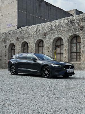 Grey Volvo V60 2019 in Tallinn, with an engine capacity of 2.00 L and mileage of 284 thousand km for 11500 €, photo 17 on AUTOMOTO.COM.LV