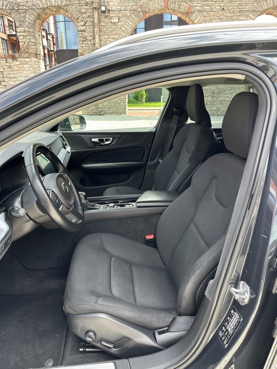 Grey Volvo V60 2019 in Tallinn, with an engine capacity of 2.00 L and mileage of 284 thousand km for 11500 €, photo 23 on AUTOMOTO.COM.LV