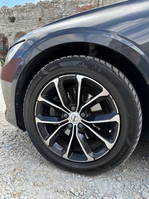 Grey Volvo V60 2019 in Tallinn, with an engine capacity of 2.00 L and mileage of 284 thousand km for 11500 €, photo 29 on AUTOMOTO.COM.LV