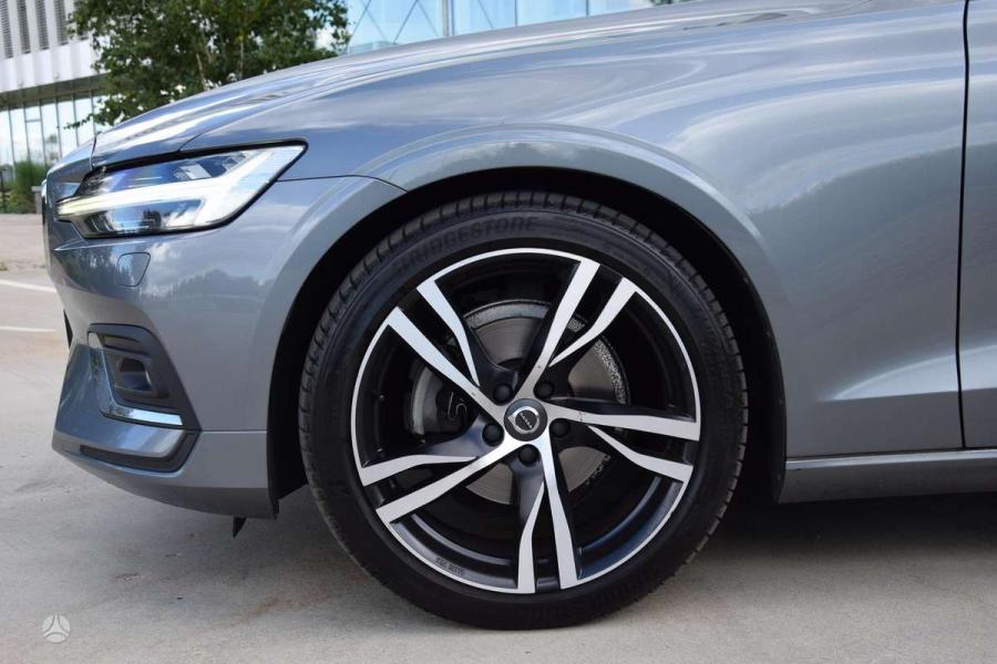 Pelēks Volvo V60 2019 Viļņa, ar dzinēja tilpumu 1.97 L un nobraukumu 240 tūkst. km par 14800 €, foto 15 vietnē AUTOMOTO.COM.LV