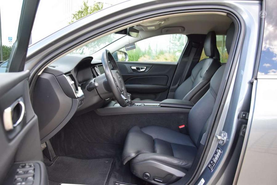 Pelēks Volvo V60 2019 Viļņa, ar dzinēja tilpumu 1.97 L un nobraukumu 240 tūkst. km par 14800 €, foto 19 vietnē AUTOMOTO.COM.LV