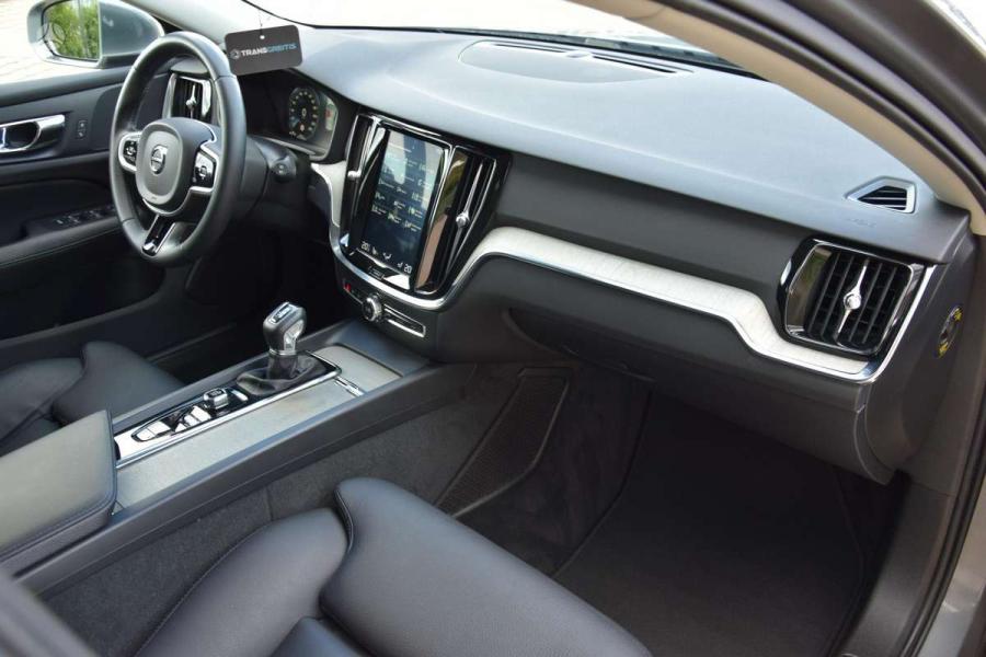 Pelēks Volvo V60 2019 Viļņa, ar dzinēja tilpumu 1.97 L un nobraukumu 240 tūkst. km par 14800 €, foto 23 vietnē AUTOMOTO.COM.LV
