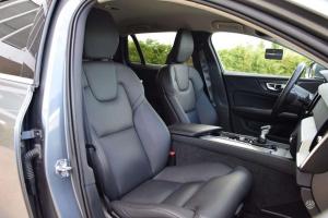 Pelēks Volvo V60 2019 Viļņa, ar dzinēja tilpumu 1.97 L un nobraukumu 240 tūkst. km par 14800 €, foto 24 vietnē AUTOMOTO.COM.LV