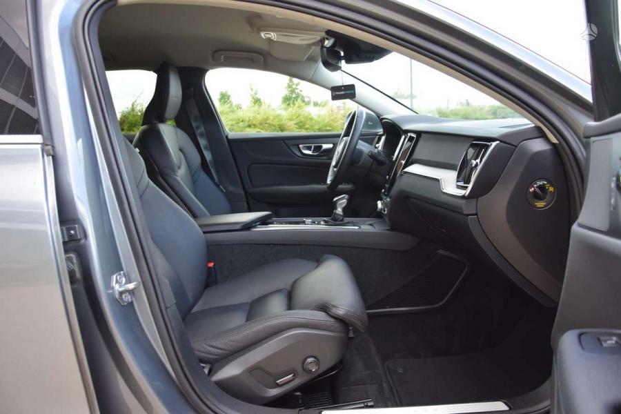 Pelēks Volvo V60 2019 Viļņa, ar dzinēja tilpumu 1.97 L un nobraukumu 240 tūkst. km par 14800 €, foto 25 vietnē AUTOMOTO.COM.LV