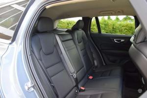 Pelēks Volvo V60 2019 Viļņa, ar dzinēja tilpumu 1.97 L un nobraukumu 240 tūkst. km par 14800 €, foto 26 vietnē AUTOMOTO.COM.LV