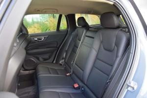Pelēks Volvo V60 2019 Viļņa, ar dzinēja tilpumu 1.97 L un nobraukumu 240 tūkst. km par 14800 €, foto 27 vietnē AUTOMOTO.COM.LV