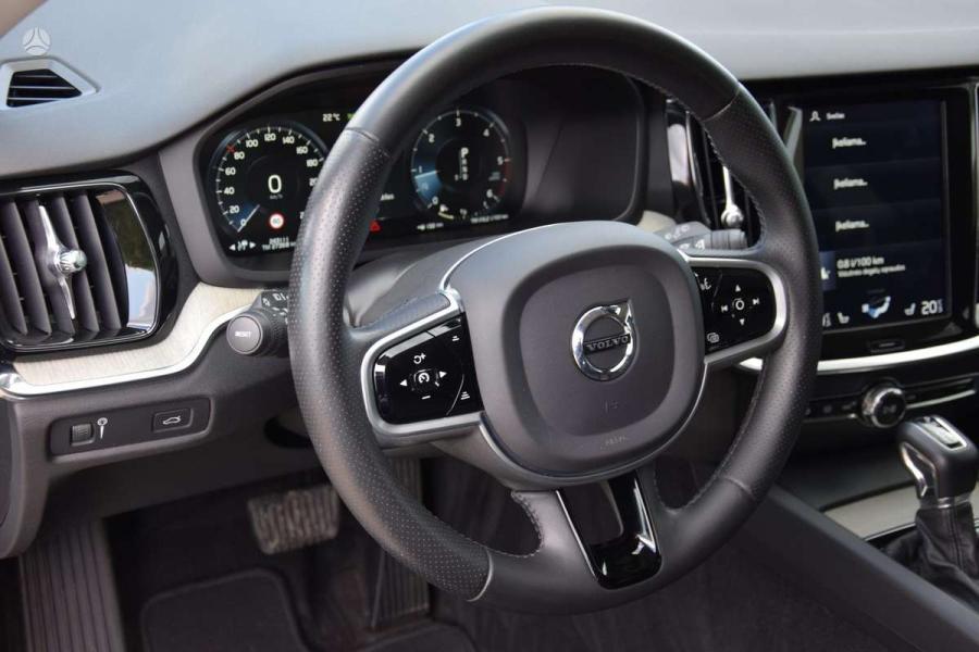 Pelēks Volvo V60 2019 Viļņa, ar dzinēja tilpumu 1.97 L un nobraukumu 240 tūkst. km par 14800 €, foto 29 vietnē AUTOMOTO.COM.LV