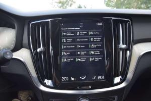 Pelēks Volvo V60 2019 Viļņa, ar dzinēja tilpumu 1.97 L un nobraukumu 240 tūkst. km par 14800 €, foto 32 vietnē AUTOMOTO.COM.LV