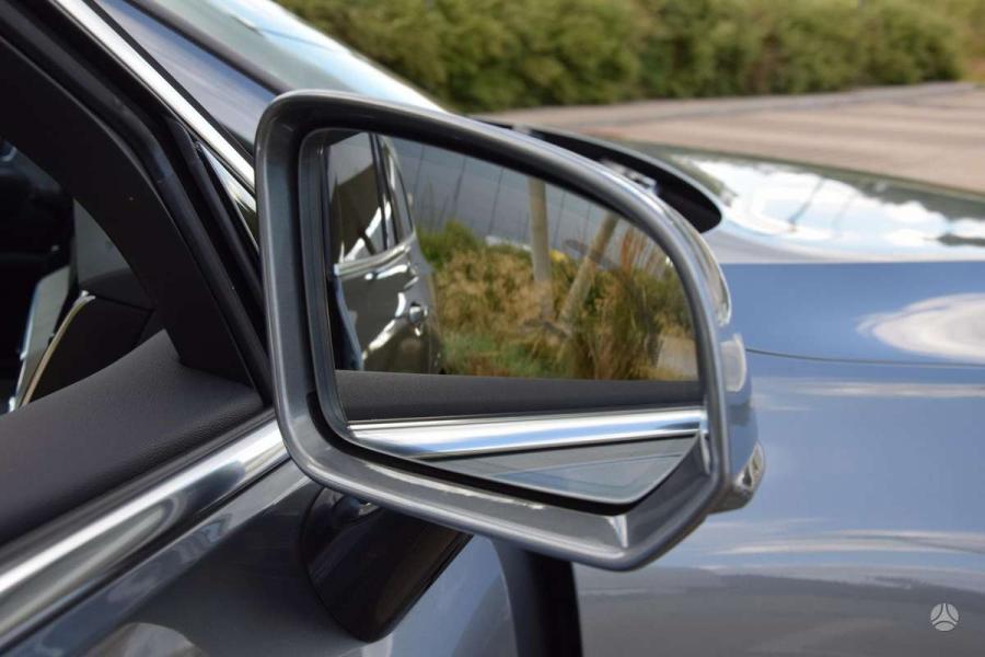 Pelēks Volvo V60 2019 Viļņa, ar dzinēja tilpumu 1.97 L un nobraukumu 240 tūkst. km par 14800 €, foto 33 vietnē AUTOMOTO.COM.LV