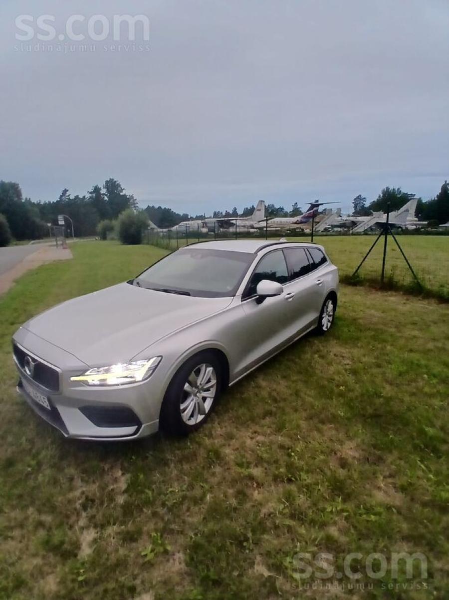 Pelēks Volvo V60 2019 Rīga, ar dzinēja tilpumu 2.00 L un nobraukumu 295 tūkst. km par 14400 €, foto 1 vietnē AUTOMOTO.COM.LV