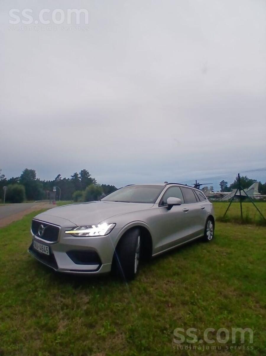 Pelēks Volvo V60 2019 Rīga, ar dzinēja tilpumu 2.00 L un nobraukumu 295 tūkst. km par 14400 €, foto 3 vietnē AUTOMOTO.COM.LV