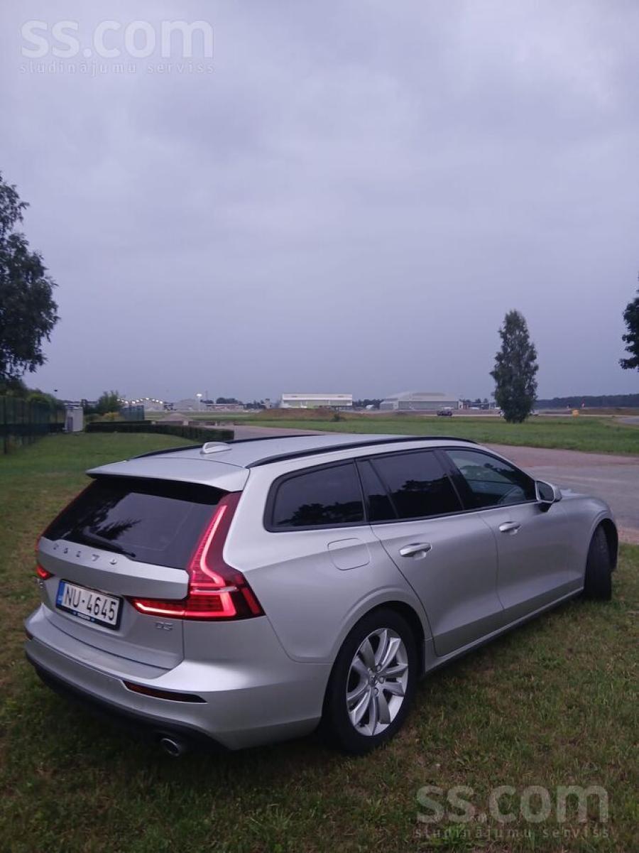Pelēks Volvo V60 2019 Rīga, ar dzinēja tilpumu 2.00 L un nobraukumu 295 tūkst. km par 14400 €, foto 5 vietnē AUTOMOTO.COM.LV