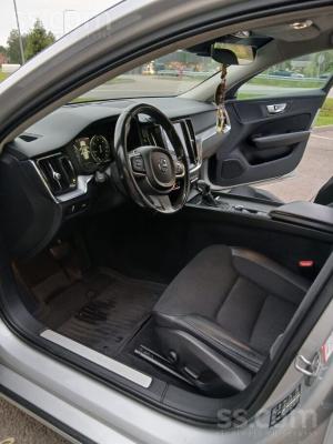 Pelēks Volvo V60 2019 Rīga, ar dzinēja tilpumu 2.00 L un nobraukumu 295 tūkst. km par 14400 €, foto 6 vietnē AUTOMOTO.COM.LV