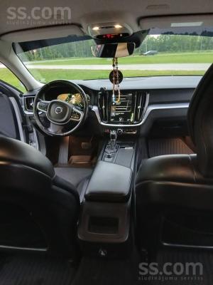 Pelēks Volvo V60 2019 Rīga, ar dzinēja tilpumu 2.00 L un nobraukumu 295 tūkst. km par 14400 €, foto 9 vietnē AUTOMOTO.COM.LV