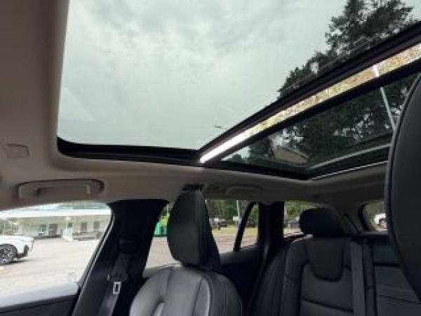 Pelēks Volvo V60 2019 Tallina, ar dzinēja tilpumu 2.00 L un nobraukumu 172 tūkst. km par 17500 €, foto 7 vietnē AUTOMOTO.COM.LV
