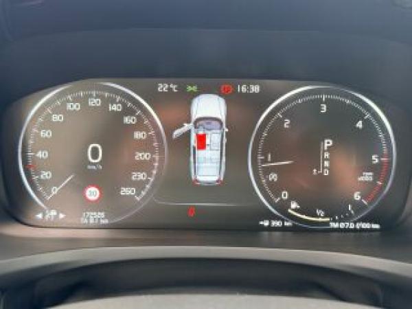 Pelēks Volvo V60 2019 Tallina, ar dzinēja tilpumu 2.00 L un nobraukumu 172 tūkst. km par 17500 €, foto 10 vietnē AUTOMOTO.COM.LV