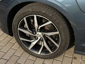 Pelēks Volvo V60 2019 Viļņa, ar dzinēja tilpumu 1.97 L un nobraukumu 101 tūkst. km par 27199 €, foto 8 vietnē AUTOMOTO.COM.LV
