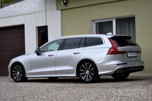 Grey Volvo V60 2019 in Tukums, with an engine capacity of 2.00 L and mileage of 222 thousand km for 17990 €, photo 10 on AUTOMOTO.COM.LV