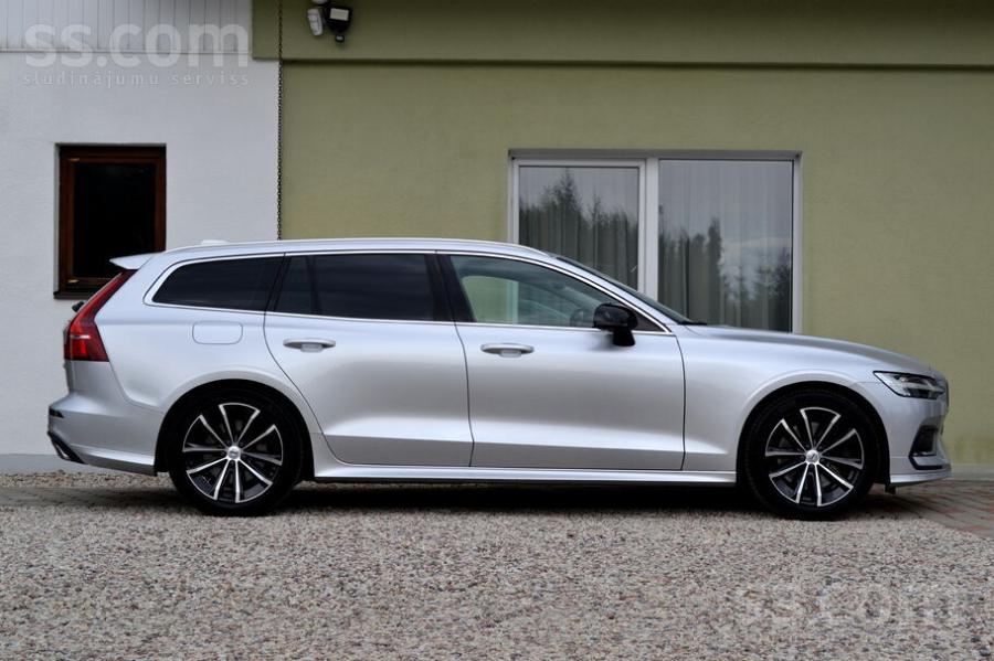 Grey Volvo V60 2019 in Tukums, with an engine capacity of 2.00 L and mileage of 222 thousand km for 17990 €, photo 12 on AUTOMOTO.COM.LV
