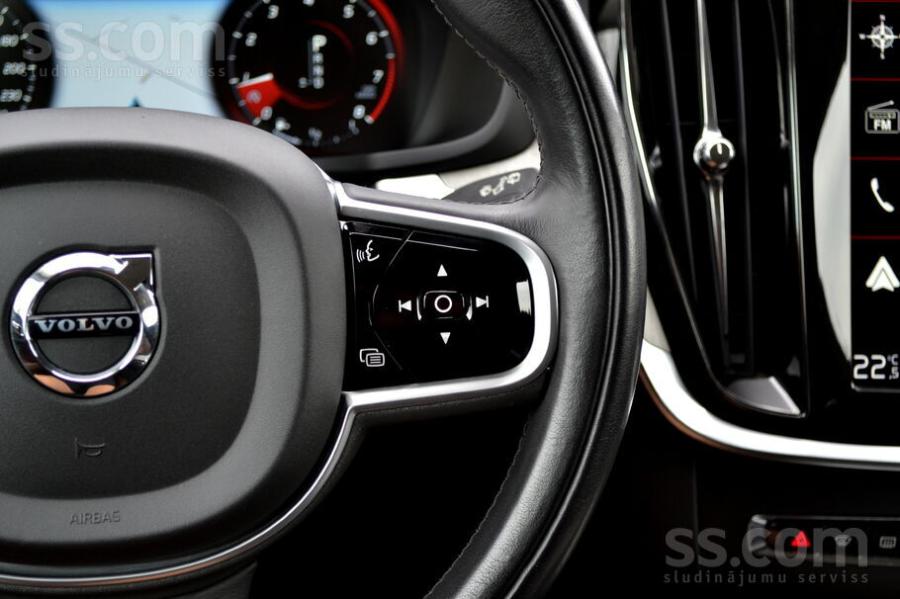 Grey Volvo V60 2019 in Tukums, with an engine capacity of 2.00 L and mileage of 222 thousand km for 17990 €, photo 25 on AUTOMOTO.COM.LV