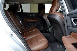 Grey Volvo V60 2019 in Tukums, with an engine capacity of 2.00 L and mileage of 222 thousand km for 17990 €, photo 32 on AUTOMOTO.COM.LV