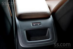 Grey Volvo V60 2019 in Tukums, with an engine capacity of 2.00 L and mileage of 222 thousand km for 17990 €, photo 33 on AUTOMOTO.COM.LV