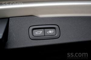 Grey Volvo V60 2019 in Tukums, with an engine capacity of 2.00 L and mileage of 222 thousand km for 17990 €, photo 35 on AUTOMOTO.COM.LV