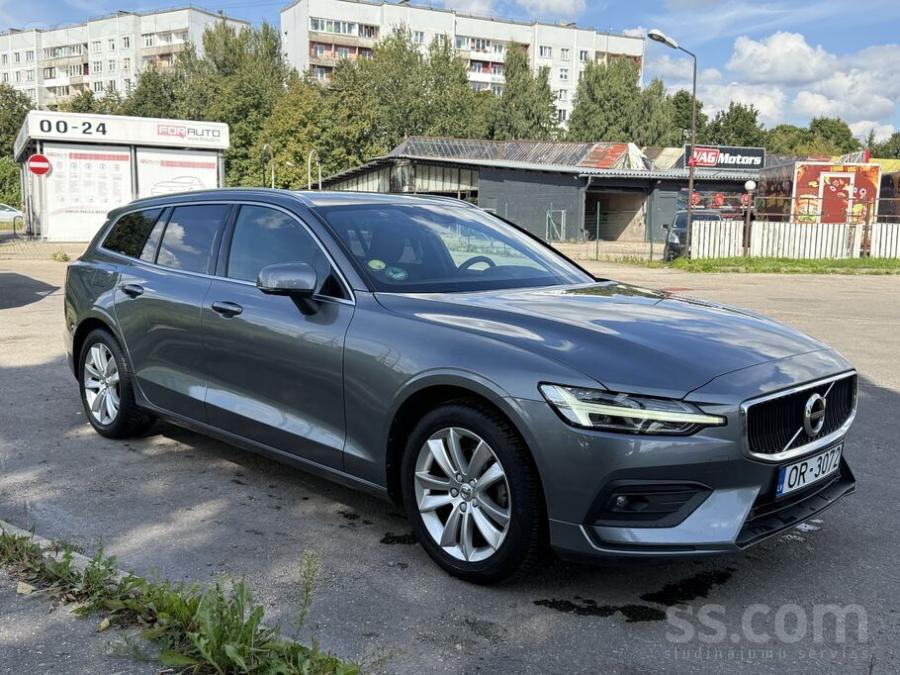 Grey Volvo V60 2019 in Riga, with an engine capacity of 2.00 L and mileage of 106 thousand km for 16750 €, photo 3 on AUTOMOTO.COM.LV