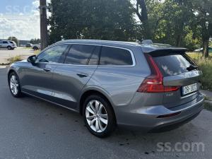 Grey Volvo V60 2019 in Riga, with an engine capacity of 2.00 L and mileage of 106 thousand km for 16750 €, photo 4 on AUTOMOTO.COM.LV
