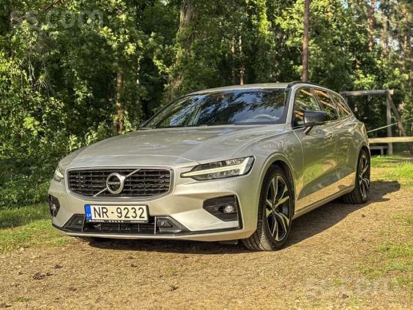 Grey Volvo V60 2019 in Riga, with an engine capacity of 2.00 L and mileage of 260 thousand km for 15490 €, photo 6 on AUTOMOTO.COM.LV