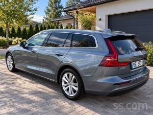 Grey Volvo V60 2019 in Riga, with an engine capacity of 2.00 L and mileage of 106 thousand km for 16999 €, photo 5 on AUTOMOTO.COM.LV