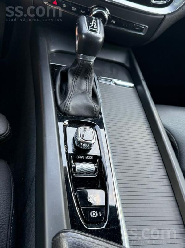 Volvo V60 2019 Rīga vietnē Pelēks Volvo V60 2019 Rīga, ar dzinēja tilpumu 2.00 L un nobraukumu 106 tūkst. km par 16999 €, foto 8 vietnē AUTOMOTO.COM.LV