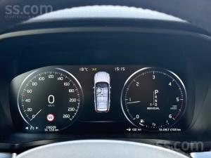Grey Volvo V60 2019 in Riga, with an engine capacity of 2.00 L and mileage of 106 thousand km for 16999 €, photo 9 on AUTOMOTO.COM.LV
