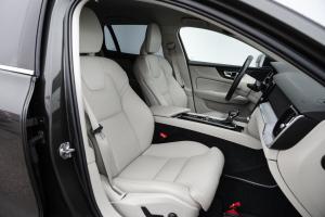 Pelēks Volvo V60 2019 Rīga, ar dzinēja tilpumu 2.00 L un nobraukumu 163 tūkst. km par 15950 €, foto 7 vietnē AUTOMOTO.COM.LV