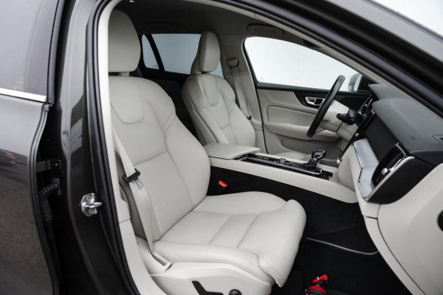 Pelēks Volvo V60 2019 Rīga, ar dzinēja tilpumu 2.00 L un nobraukumu 163 tūkst. km par 15950 €, foto 7 vietnē AUTOMOTO.COM.LV