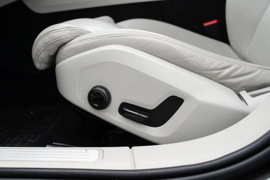 Pelēks Volvo V60 2019 Rīga, ar dzinēja tilpumu 2.00 L un nobraukumu 163 tūkst. km par 15950 €, foto 11 vietnē AUTOMOTO.COM.LV