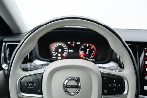 Pelēks Volvo V60 2019 Rīga, ar dzinēja tilpumu 2.00 L un nobraukumu 163 tūkst. km par 15950 €, foto 14 vietnē AUTOMOTO.COM.LV